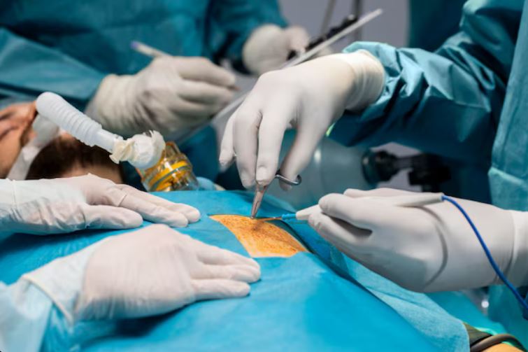 Denada Operasi Payudara, Kenali Prosedur Implan Payudara dan Risikonya ...